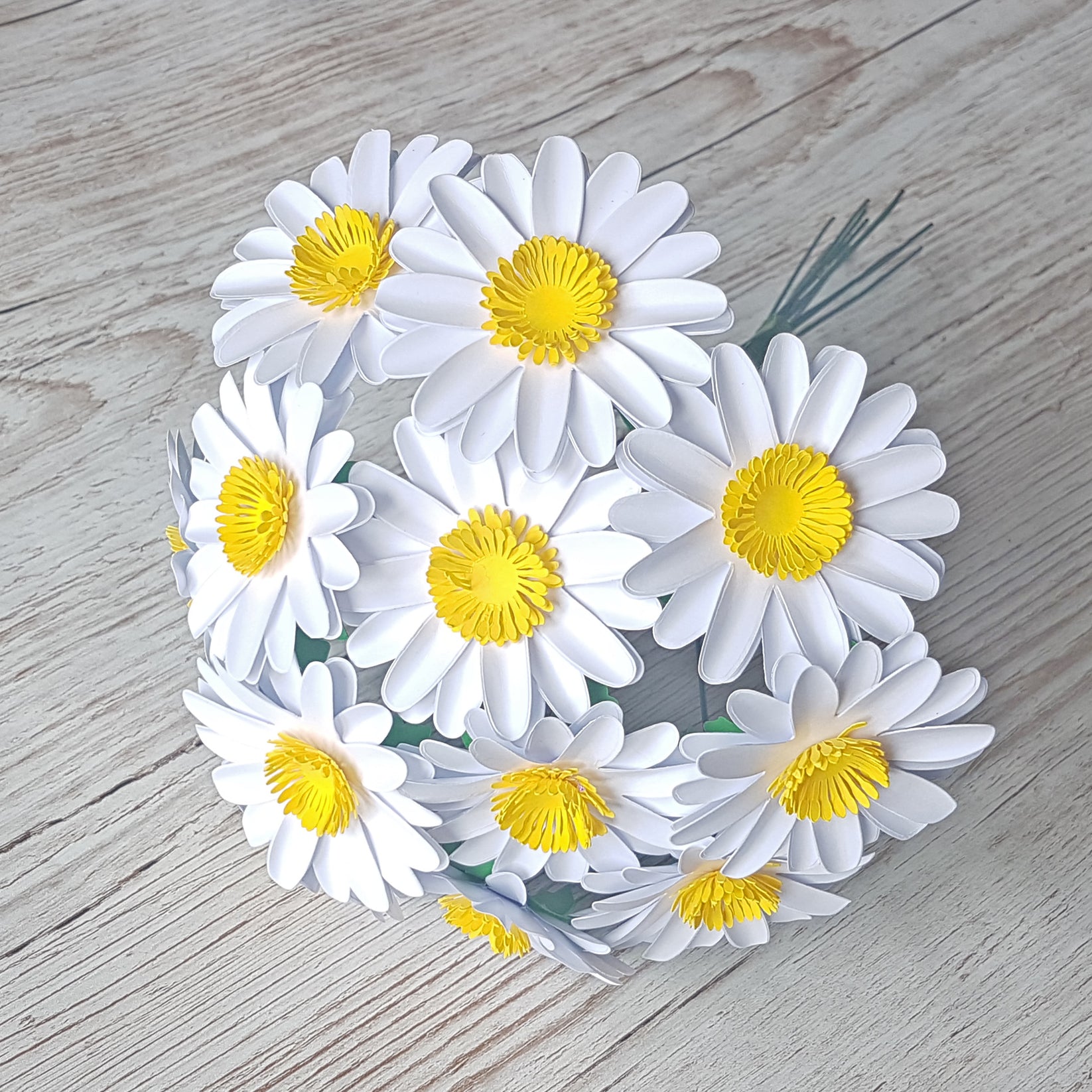 White Paper Daisies – Paper Flowers By Nicky